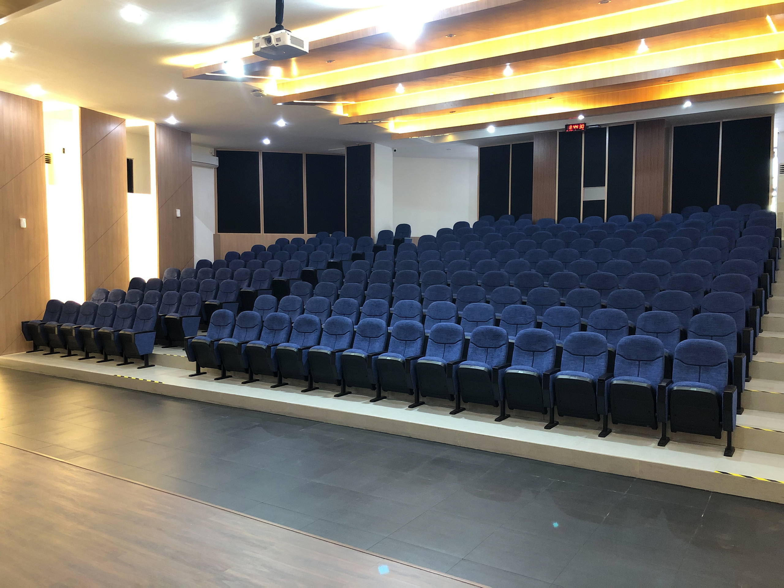 Aula dan Ruang Rapat - FMIPA