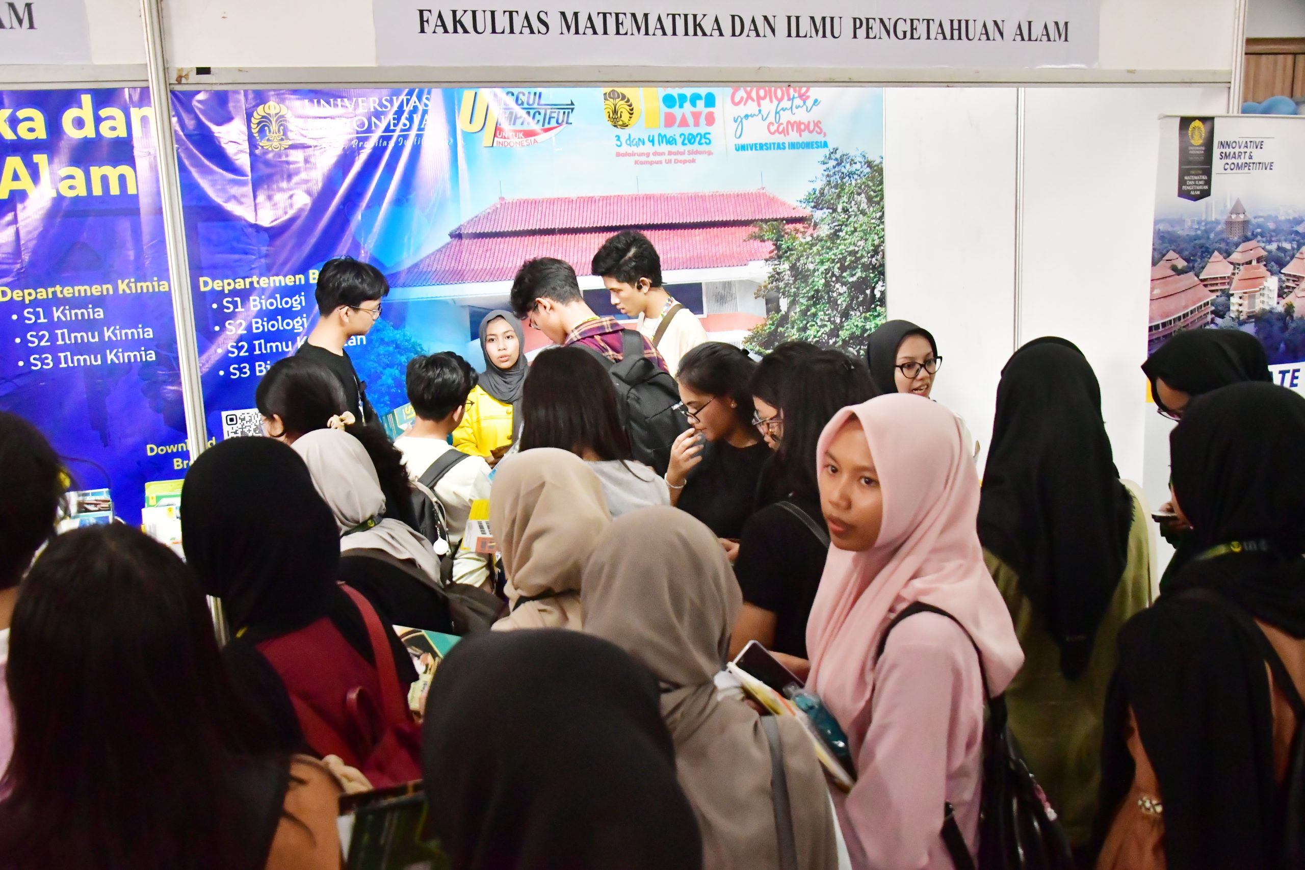 FMIPA UI Dorong Minat Generasi Muda terhadap Sains Lewat UI Open Days 2025 - FMIPA